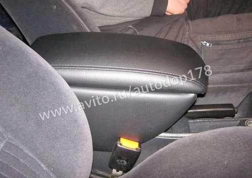 Подлокотник Audi A6 C4