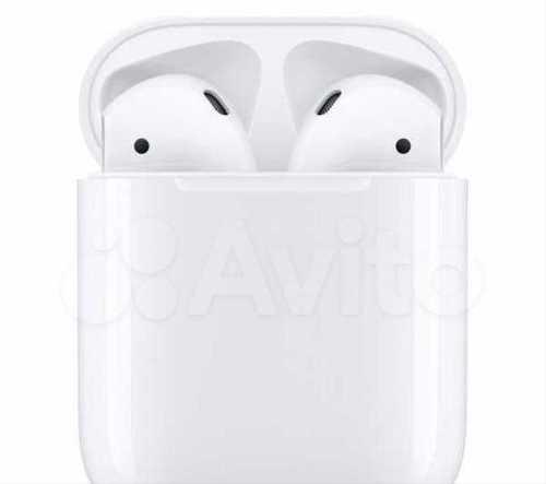 Apple AirPods наушники в зарядном футляре