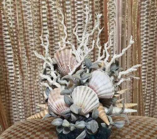 Декоративная композиция из морских раковин