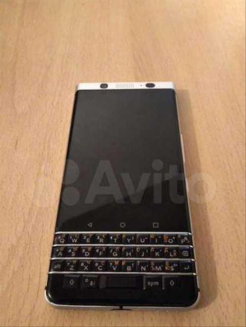 Телефон BlackBerry Key one