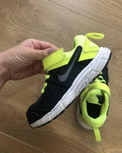 Текстильные кроссовки Nike