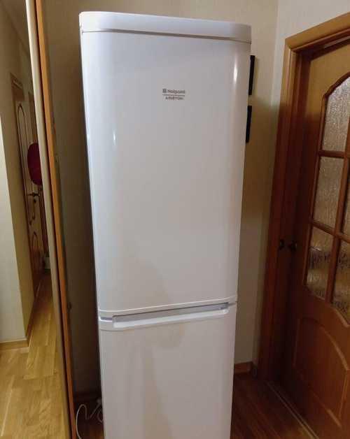 Продам холодильник Аристон бу