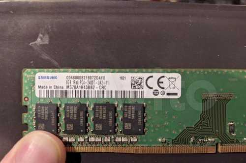 Samsung ddr4 8gb 2400мгц (M378A1K43BB2)