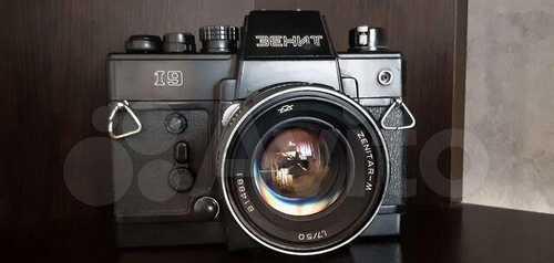 Фотоаппарат Зенит-19 с объективом "Зенитар-М" 1,7