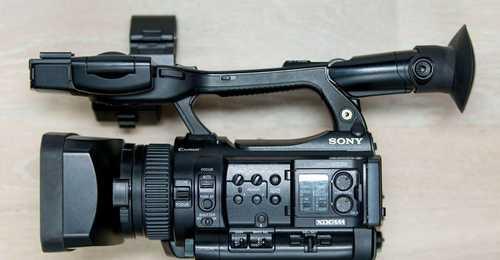 Видеокамера Sony PMW-100