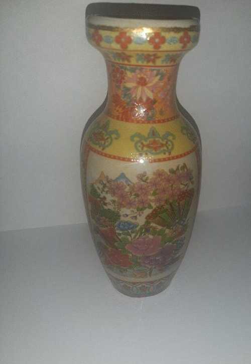 Фарфоровая китайская ваза 50-60-е годы