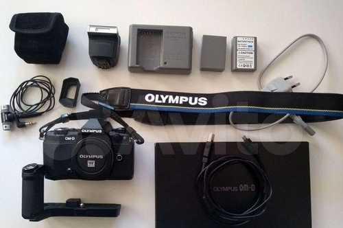 Olympus E-M5 Mark 2 + Panasonic 14 2.5 + HLD-8G