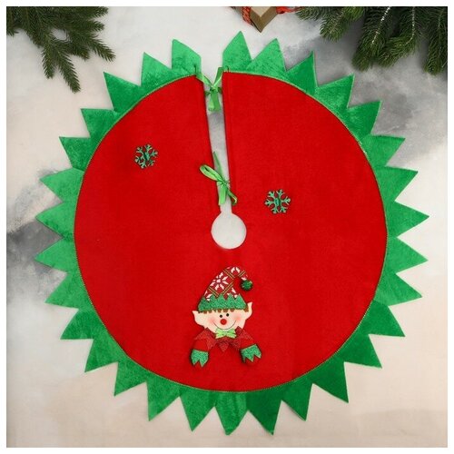 Зимнее волшебство Полянка под ёлку "Новогодние сюрпризы" гномик и снежинки, d-60 см, красно-зелёный