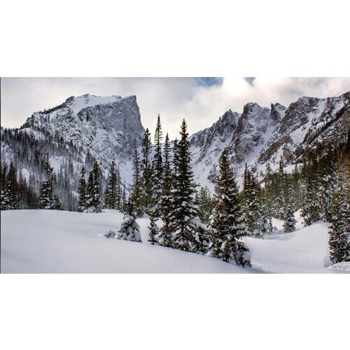 Картина на холсте 60x110 LinxOne "Снежные вершины скалистых гор" интерьерная для дома / на стену / на кухню / с подрамником