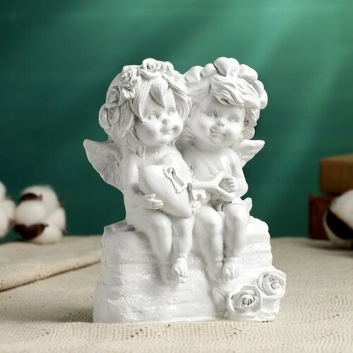 Хорошие сувениры Фигура "Ангелы с сердцем на замочке" белый, 15х11см