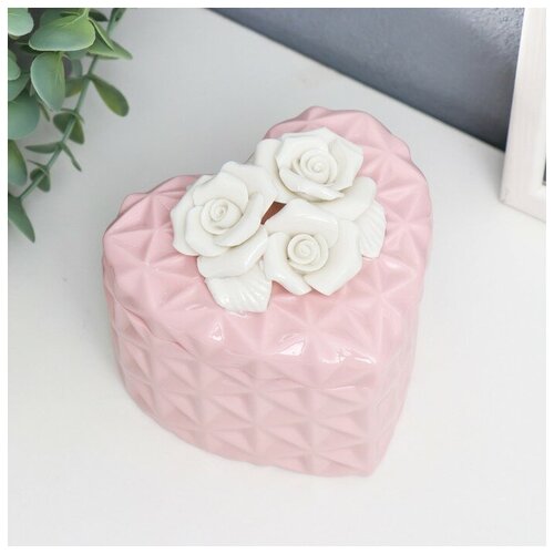 Шкатулка керамика Три белых розы Геометрия сердце розовое 10х11х11 см