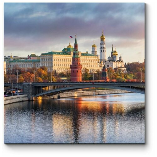 Модульная картина Лучи утреннего солнца над Кремлем, Москва 30x30