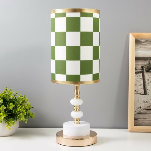 Настольная лампа "Шахматный стиль" Е27 40Вт бело-золотой 14х14х40 см