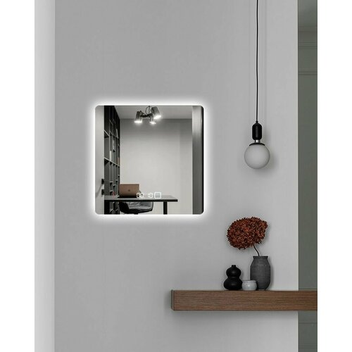 Зеркало для ванной с часами Prisma 50*50 квадратное с нейтральной LED-подсветкой