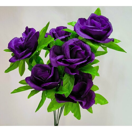 Роза темнофиолетовая, 1 стебель высотой 40см, на каждом 6 бутонов диаметром 9 см