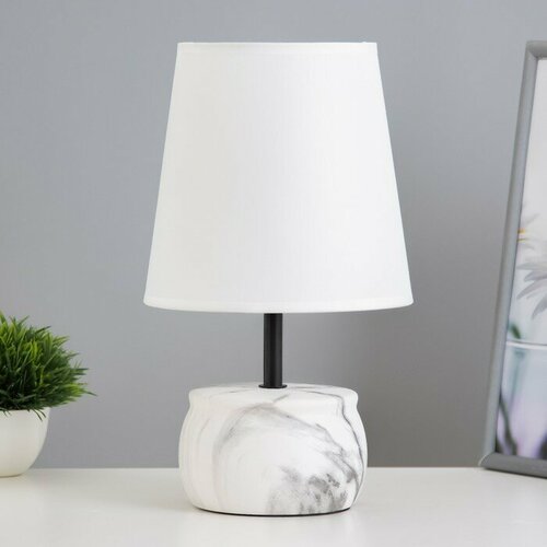 Настольная лампа "Энель" E14 40Вт бело-серый 18,5х18,5х32 см