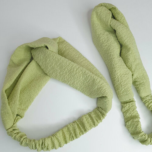Повязка-ободок на волосы/повязка нежного салатового цвета из ткани-жатка/светло-зеленая повязка на голову