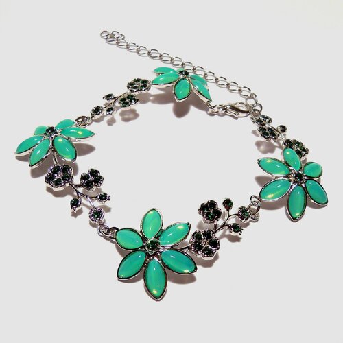 Браслет Чарующий Рай KAMILA/Чехия, кристаллы Swarovski, размер 17 см, зеленый