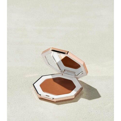 Кремовый бронзер Fenty Beauty Cheeks Out Freestyle 6,2г