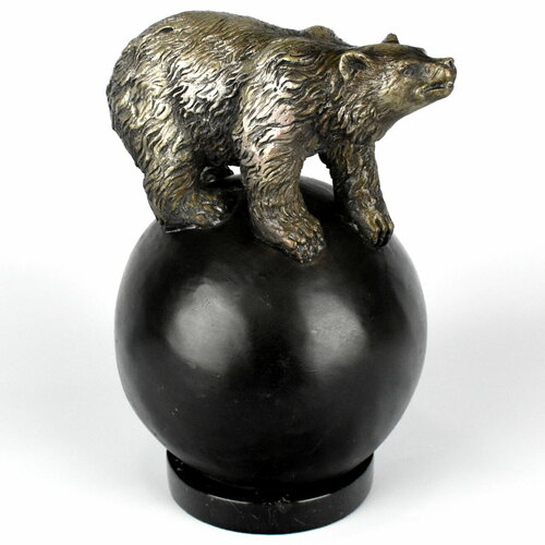 Статуэтка из бронзы "Медведь на шаре" 25х16 см. reg20051