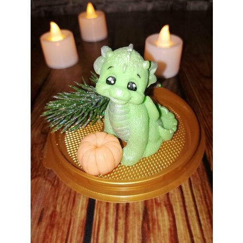 Фигурка из мыла Дракон зеленый перламутр с мандарином и веткой, подарок на Новый Год и Рождество