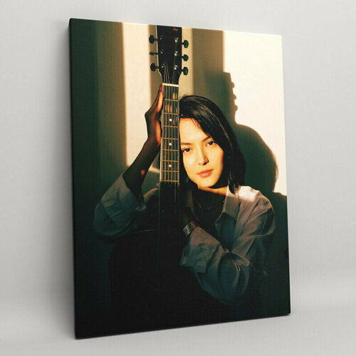 Картина на холсте (интерьерный постер) "Девушка с гитарой", с деревянным подрамником, размер 45x60 см