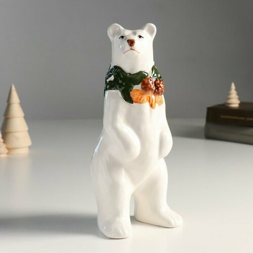 MARU Сувенир керамика "Белый медведь с еловым венком на шее" 26,5х10,5х10 см
