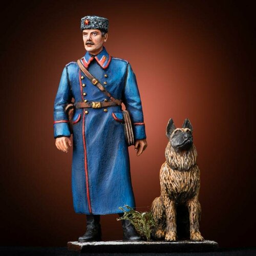 Оловянная миниатюра Старшина милиции - проводник служебной собаки в зимней форме одежды образца 1947 года