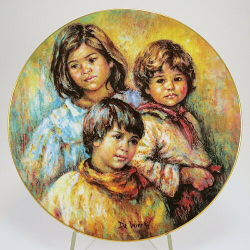 Коллекционная декоративная тарелка "Деревенские дети". Фарфор, деколь, золочение. Великобритания, Royal Doulton, Лизетт де Винн, 1980