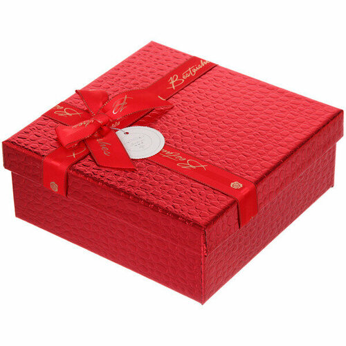 Коробка подарочная «Текстура» 21*21*8,5 см, красный