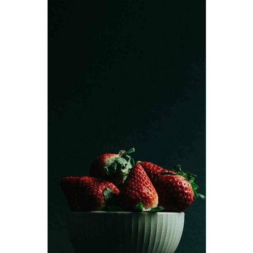 Картина на холсте 60x110 LinxOne "Клубника, ягоды, спелый, миска" интерьерная для дома / на стену / на кухню / с подрамником