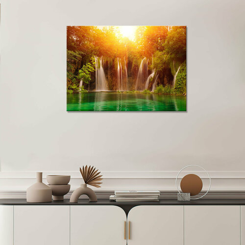 Интерьерная картина на холсте - Водопад в солнечных лучах 60х80