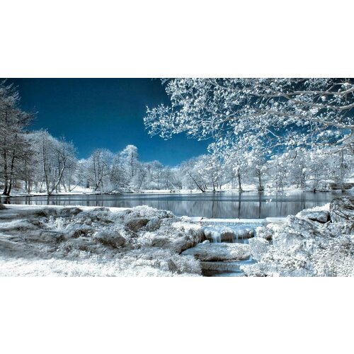 Картина на холсте 60x110 Альянс Лес "Небо зима озеро природа" на подрамнике / интерьер/ декор