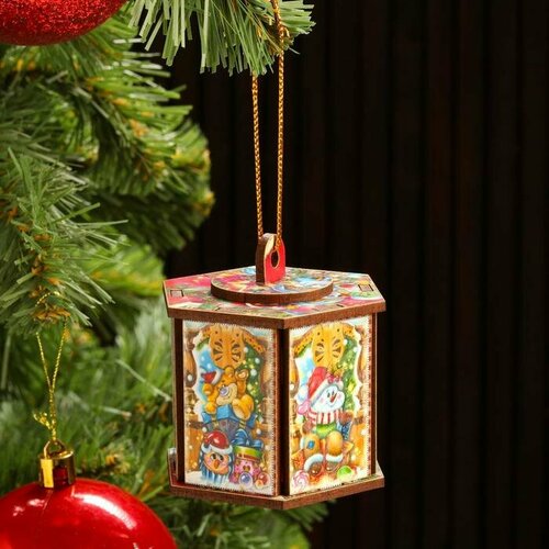 Елочная игрушка Sima-land "Фонарик", с подсветкой, 7х5,5х6,2 см