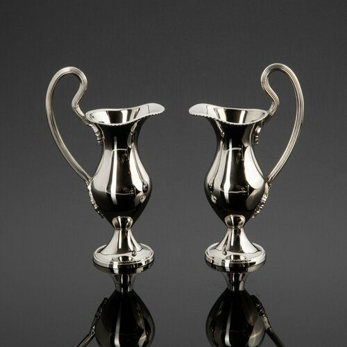 Пара декоративных миниатюрных ваз в виде сосудов, металл, серебрение