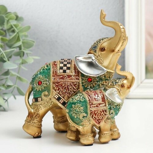 Сувенир полистоун "Слон со слоненком - попона красно-зеленая с рубинами" 13,5х8,5х15,5 см