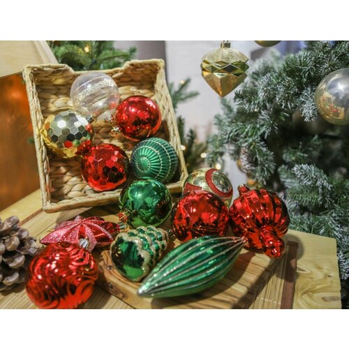 Набор елочных шаров и украшений праздничный УЮТ, пластик, красный с зеленым, 8 см, упаковка 9 шт, Winter Deco 220028