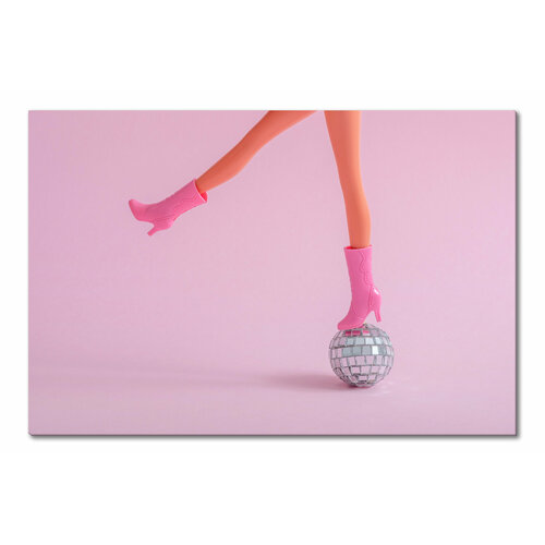 Картина для интерьера на холсте, «Кукольные ножки барби на маленьком диско-шаре» 46х70, холст натянут на подрамник