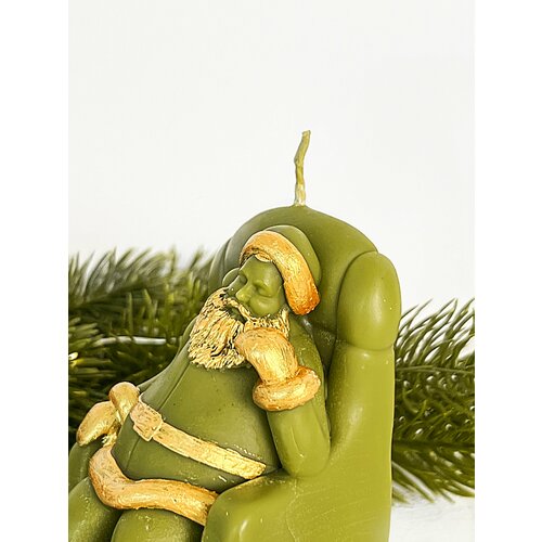 Свеча медовая ароматная Санта в кресле