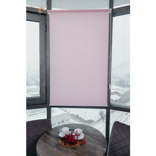 Рулонная штора розовая на окна 110 (ширина) Х 170 (высота).