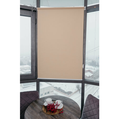 Рулонная штора персиковая на окна 110 (ширина) Х 100 (высота).