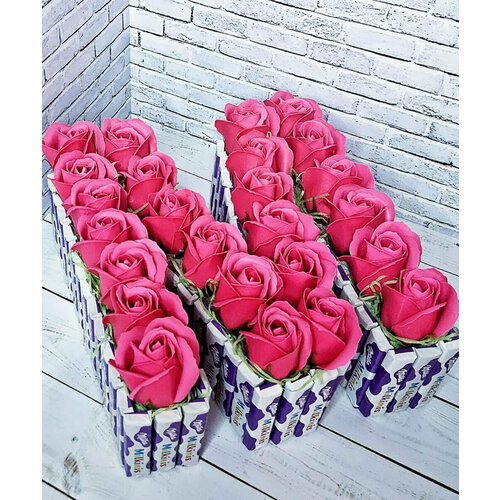 Ароматные мыльные розы в коробке в форме буквы М