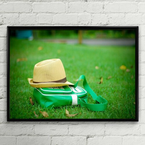Постер "Шляпа и зеленая сумка на траве" А3