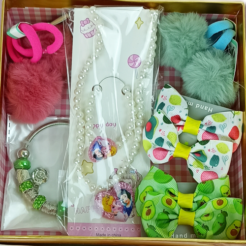 Подарочный набор резинок заколок и украшений для девочек