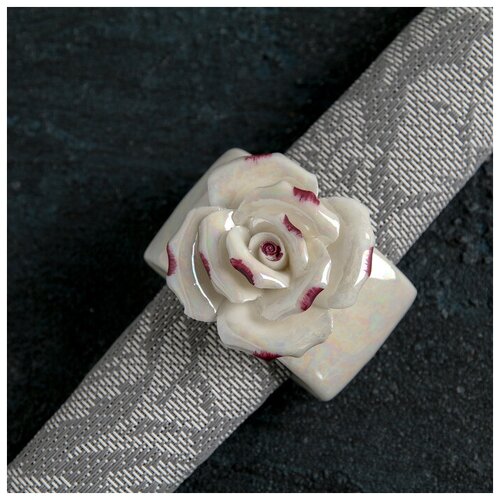 Кольцо керамическое для салфеток «Цветок», 5,5×5×6 см, цвет перламутровый, 6 штук