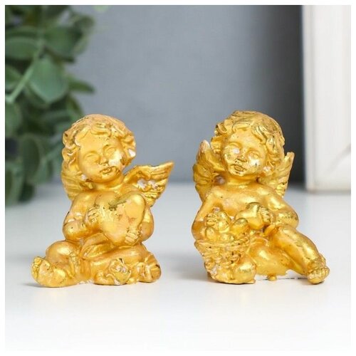 Сувенир полистоун "Ангел с сердцем" золото микс 4,5х4,5х5,7 см