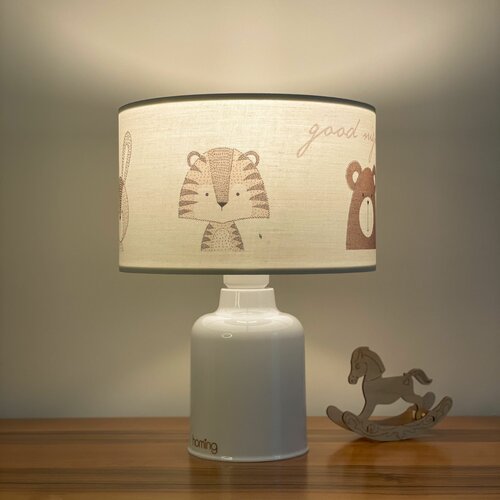 Детская лампа, лампа настольная с абажуром, светильник прикроватный, ночник в спальню с кроликом и друзями / homing