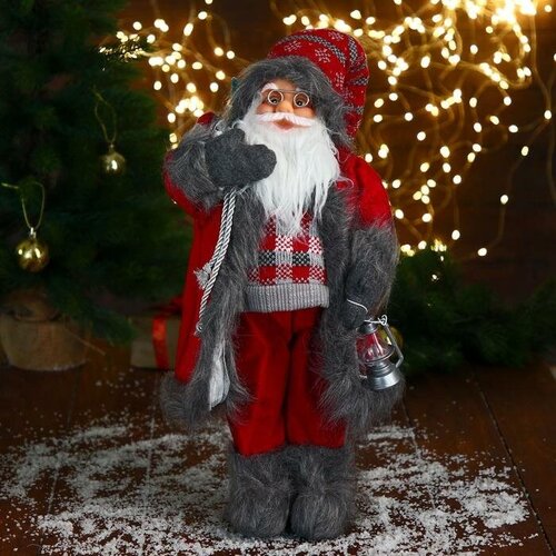 Зимнее волшебство Дед Мороз "В красном клетчатом свитере, с фонариком" 23х45 см