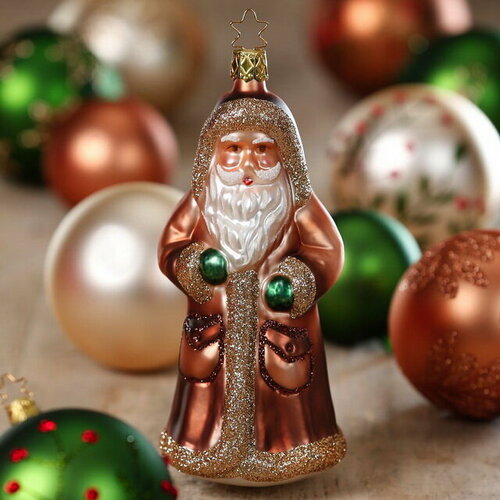 Inge Glas Стеклянная елочная игрушка Дед Мороз в изумрудных рукавичках 17 см, подвеска 10110S020