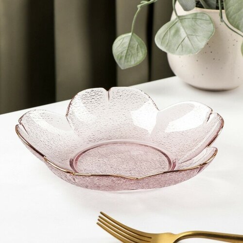 Салатник стеклянный фигурный «Фиалка», 280 мл, d=17 см, цвет розовый